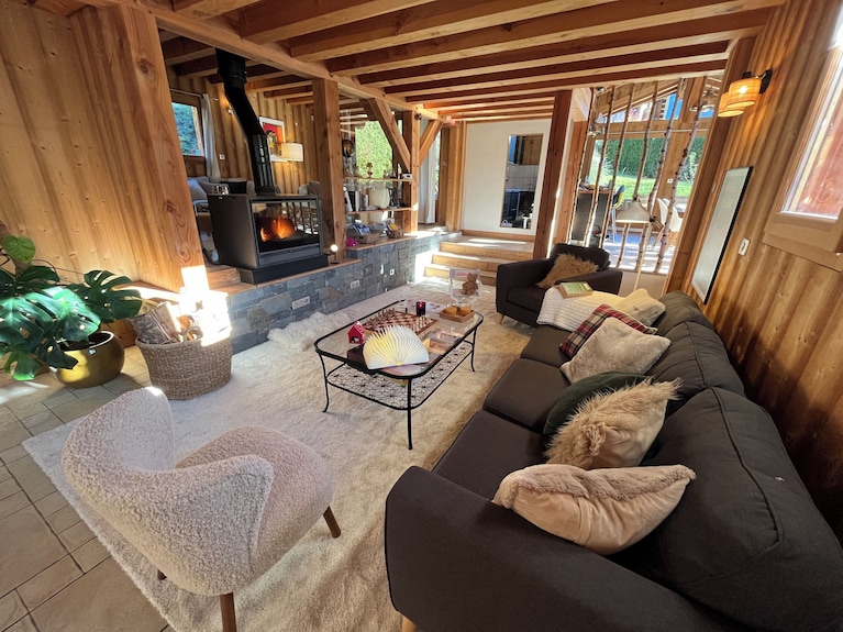 Elegant Chalet Mathilde - 8-10 Guests - Pet Friendly - Large Garage & Terrace - Montriond