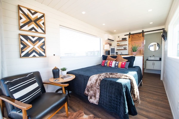 New The Buffalo -Shipping Container In Alpine - Alpine, TX