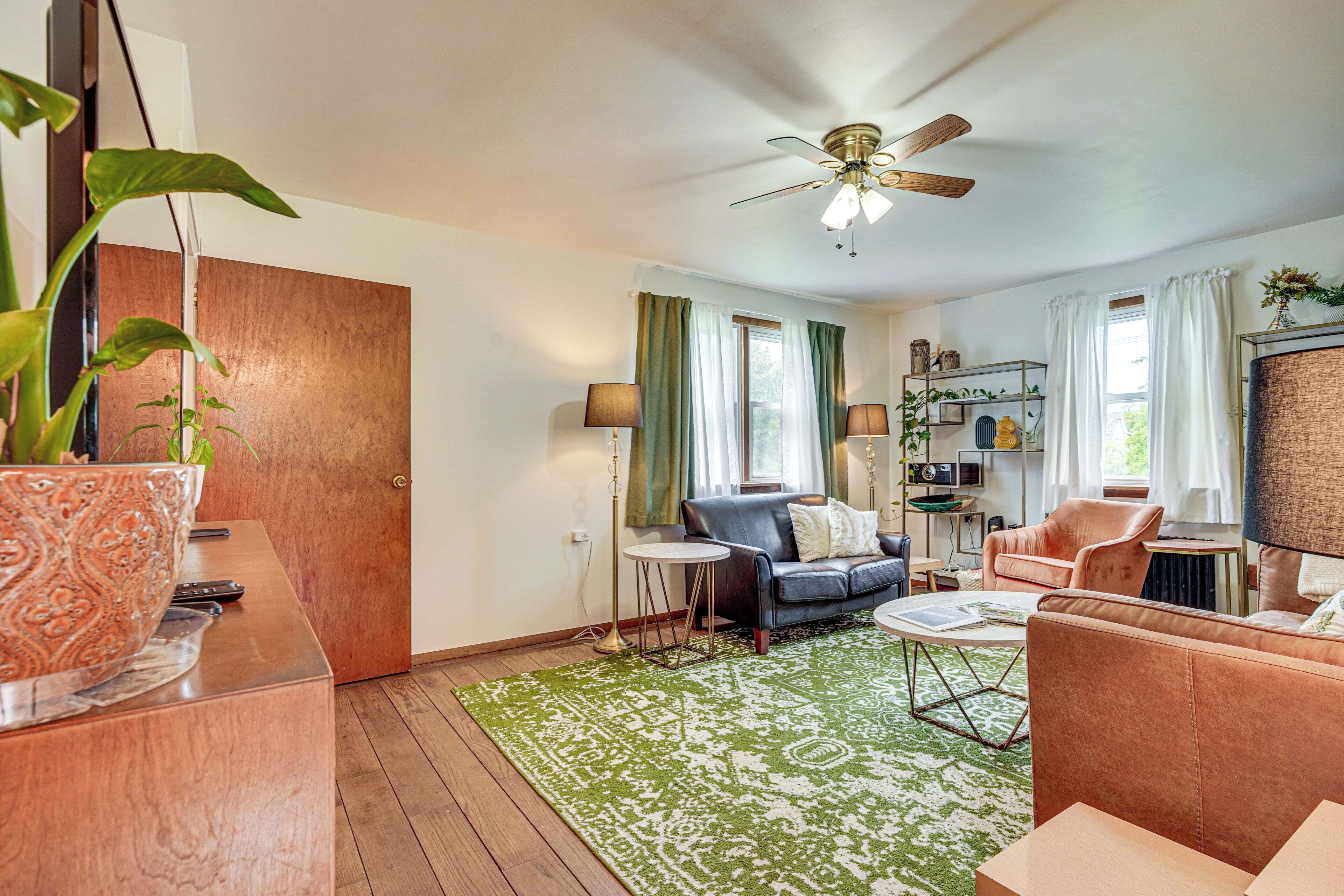 Charming Gardiner Home W/ Yard & Sunroom - Gardiner, NY