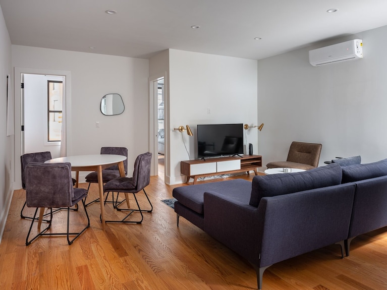 Renovated Luxury Three Bedroom Greenpoint Condo! - Queens, NY