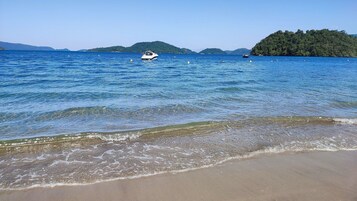 Praia particular, areia branca 