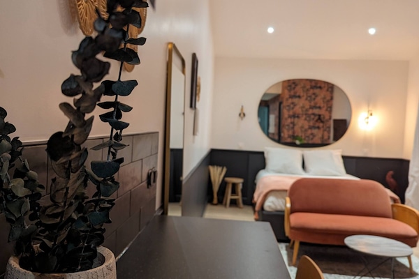 Apartamento superior | 1 quarto, cofres nos quartos, individualmente decorados