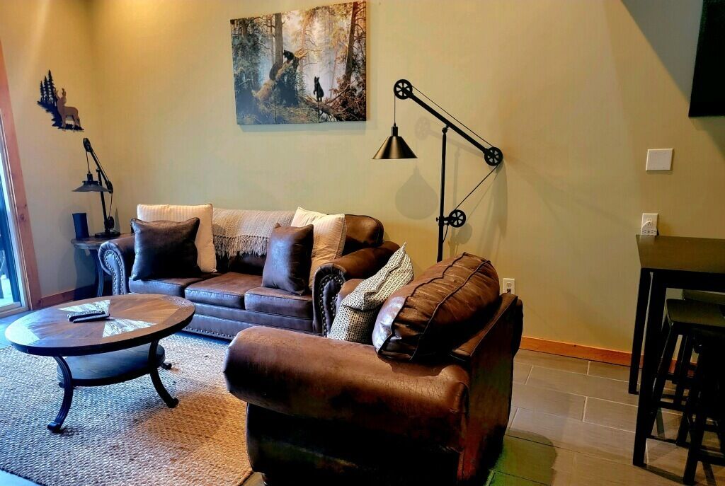 Rushing Mountain Stream-w/balcony-remodeled Condo With The Feel Of A Real Cabin - Gatlinburg, TN