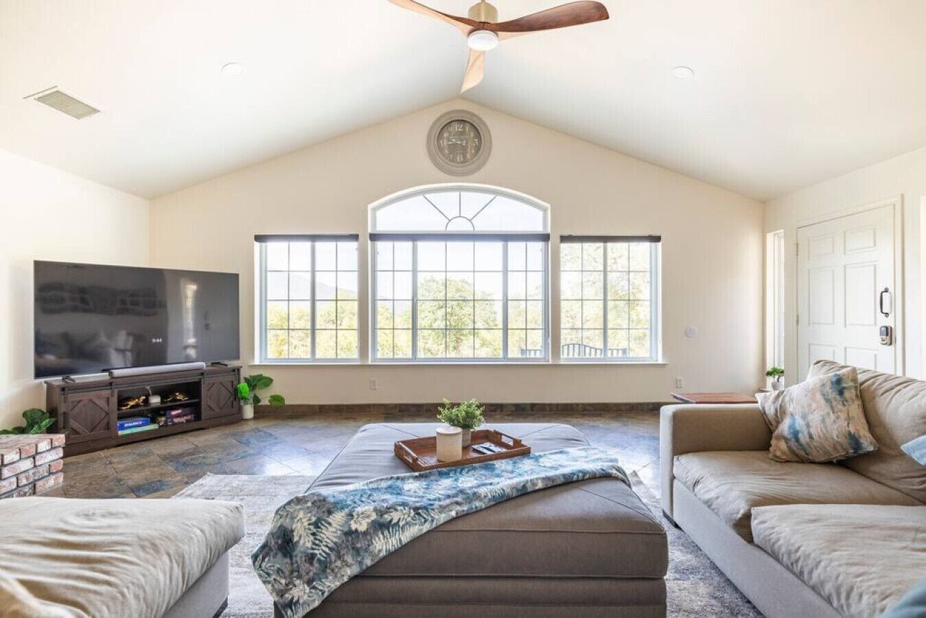 Villa Near Yosemite & Bass Lake W/hot Tub/evcharge - Oakhurst, CA