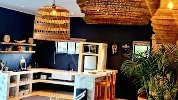 Casa standard | Cozinha privada | Cafeteira/chaleira, chaleira elétrica