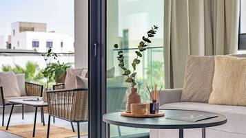 Apartamento, 2 quartos, sacada | Sala de jantar