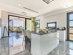 Apartamento, 2 quartos, varanda | Interior