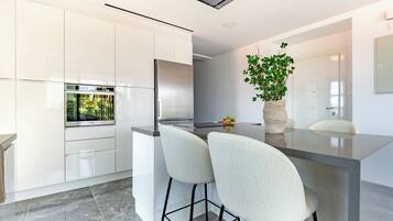 Apartamento, 2 quartos, varanda | Interior