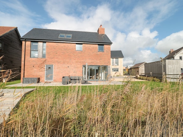 Agua De Plata, 16 Wakeling Island, Silverlake - Dorset