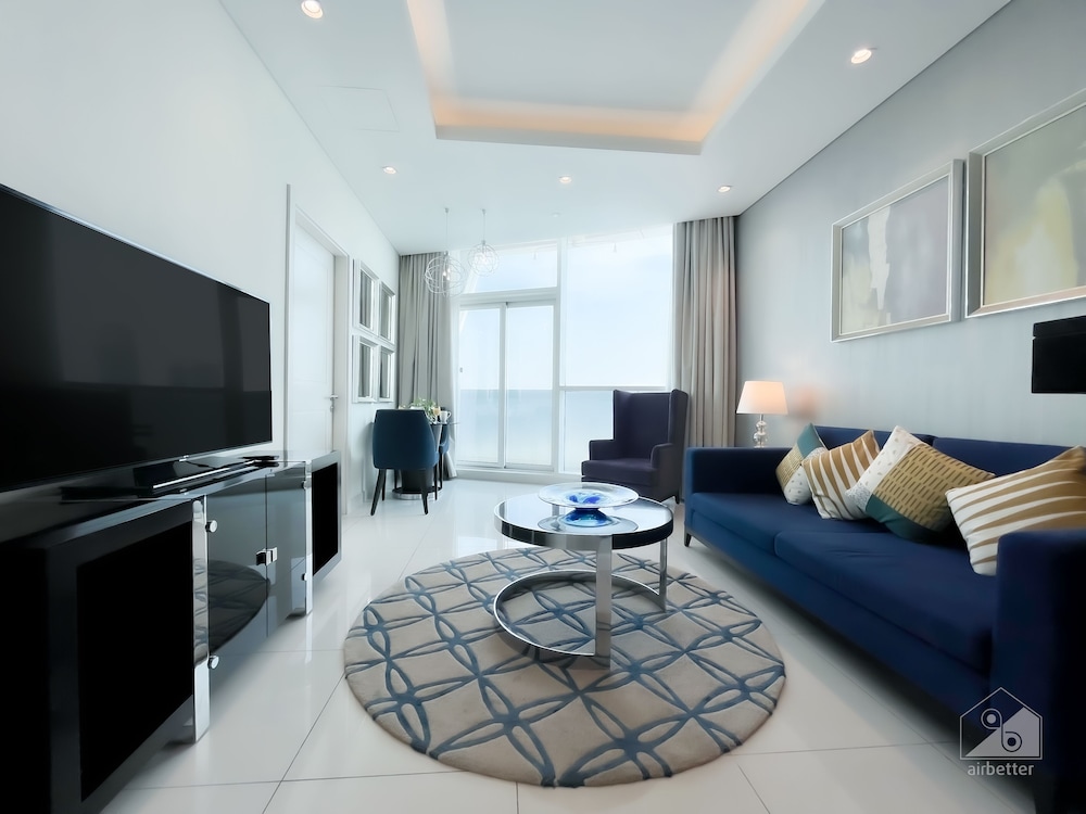 Cozy 1b With Balcony In Business Bay - Dubái