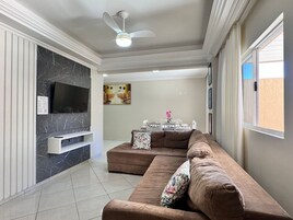 Apartamento | Área de estar | Smart TV