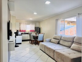 Apartamento | Área de estar | Smart TV