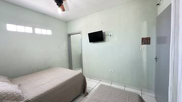 Quarto Triplo Superior | Wi-fi grátis, roupa de cama fornecida