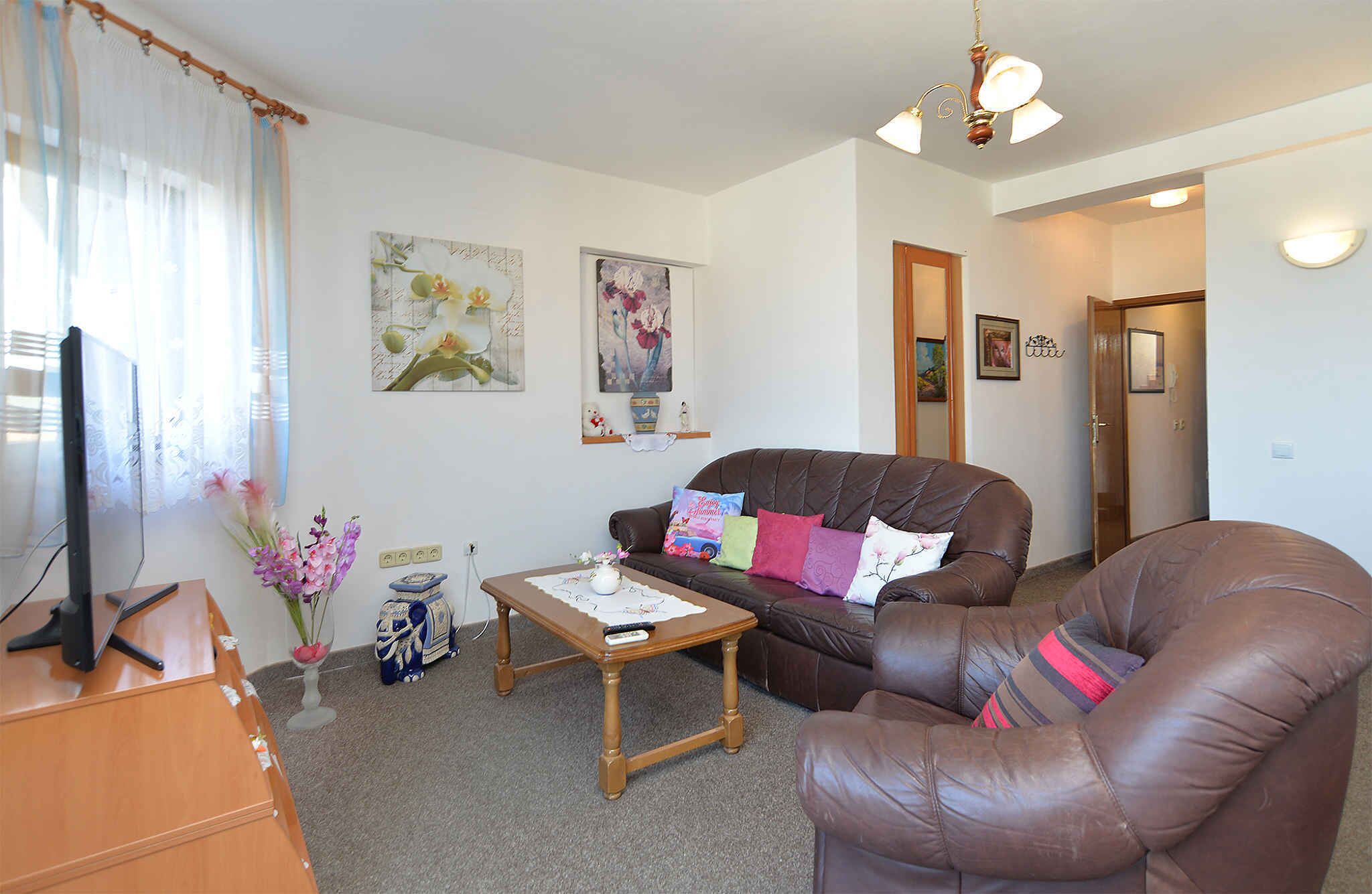 Holiday Apartment With Air Conditioning - Peroj