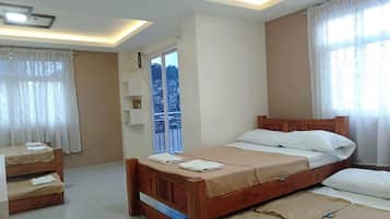 Quarto Familiar | 1 quarto, com mobília individualizada, roupa de cama fornecida