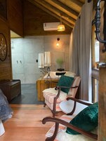 Bungalow Deluxe, 1 quarto, varanda, vista para o jardim | Minibar, secretária, Wi-fi grátis, roupa de cama fornecida 
