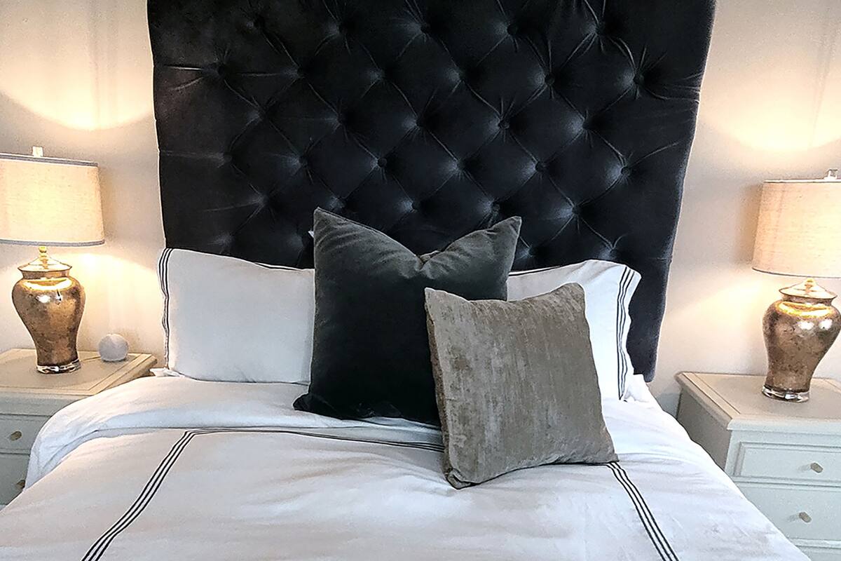 Suite-Estúdio Júnior, 1 cama queen-size e sofá-cama, vista para o mar | Roupa de alta qualidade, edredões de penas, camas de colchão pillowtop