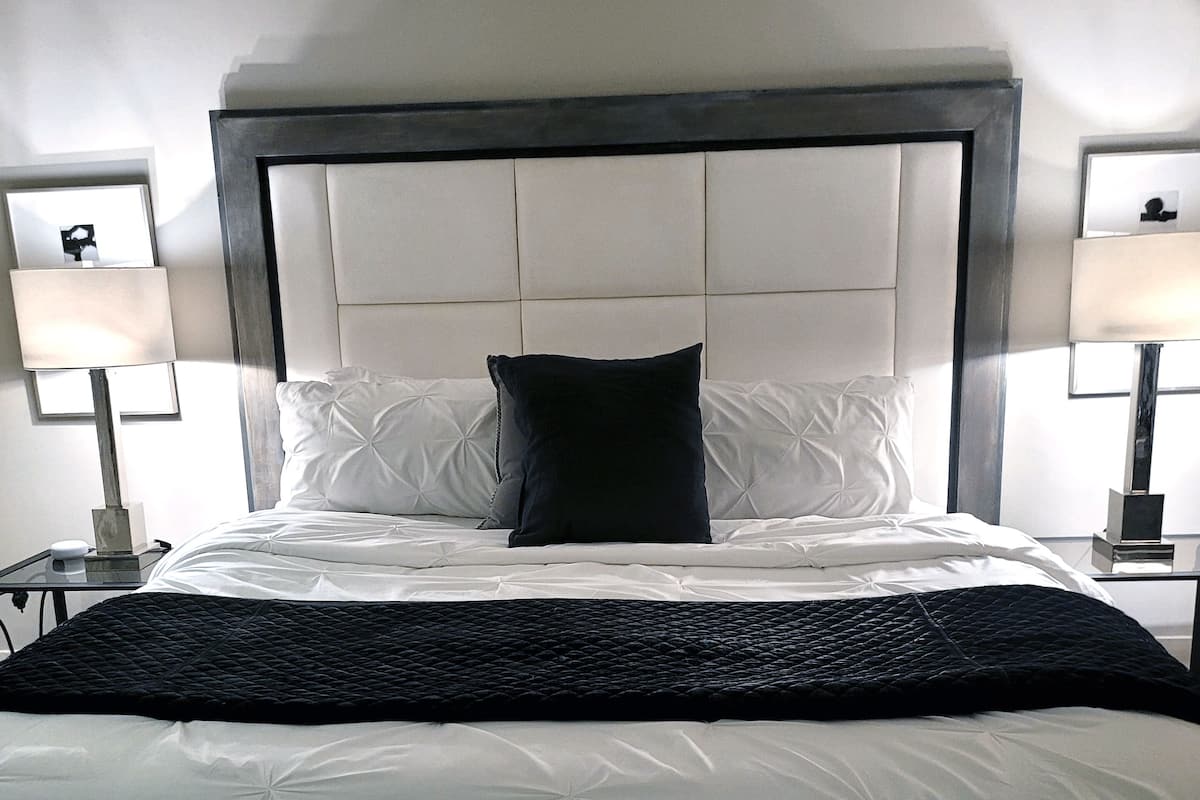 Suite de Luxo, 2 quartos, acesso à piscina | Roupa de alta qualidade, edredões de penas, camas de colchão pillowtop
