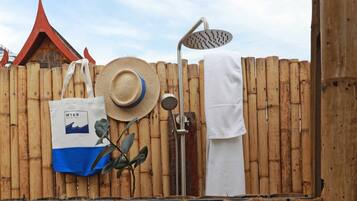 Superior Shared Dormitory, Mixed Dorm, Non Smoking, City View | Banheiro | Secador de cabelo