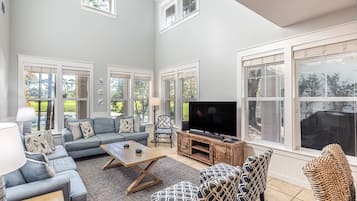 Casa, 3 quartos | Sala de estar | Smart TV