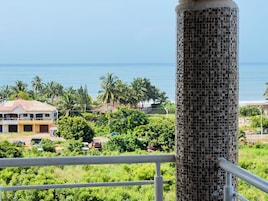 Vista para praia/oceano