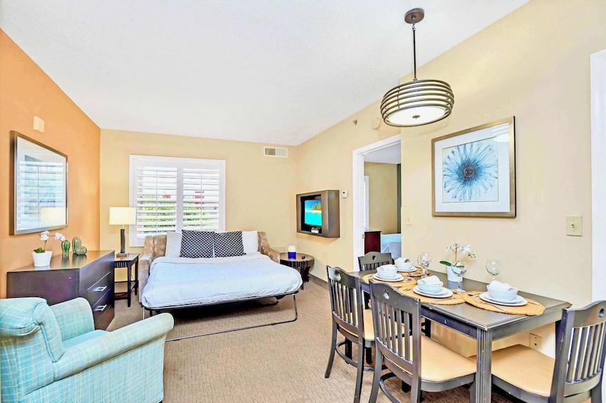 Condo Close To Universal Studios W/ Pool & Hot Tub - Disaster!, Orlando