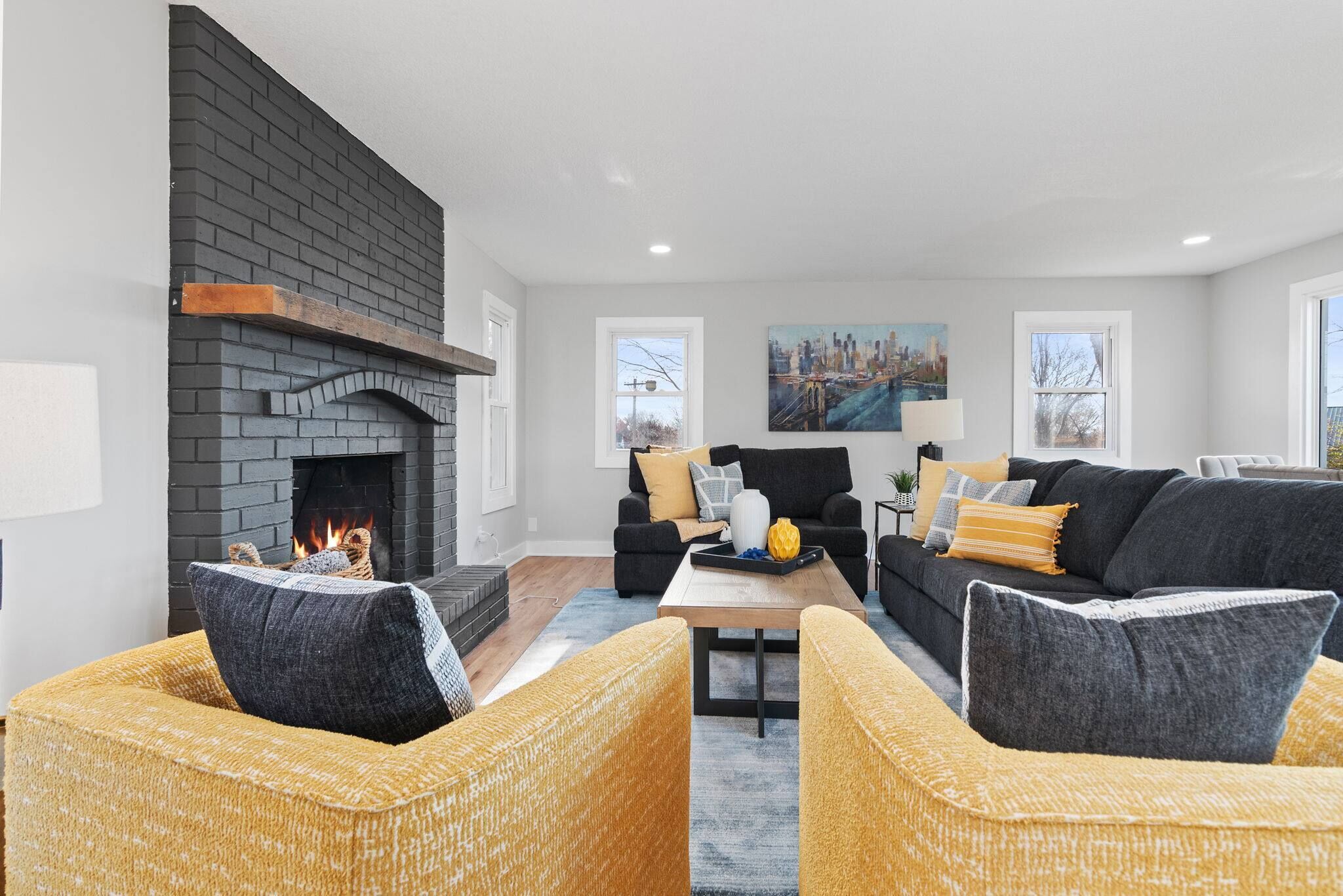 Renovated 4br+ Independence Retreat On 1.3 Acres - Independence, MO