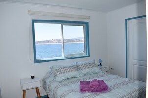Quarto Superior, 1 cama queen-size, banheira de hidromassagem grande, vista para o mar | Wi-fi grátis, roupa de cama fornecida 