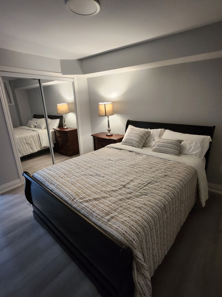 Luxury Suite - Brampton