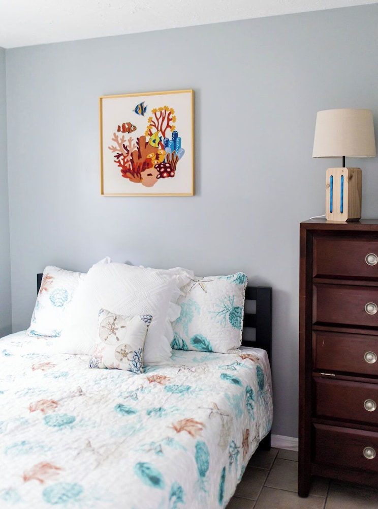 Cottage At Westley House, 2 Blocks From Beach And Boardwalk, Fenced-in Courtyard - Wildwood, NJ
