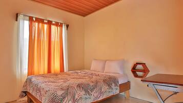 Apartamento Básico | Edredões de penas, Wi-fi grátis