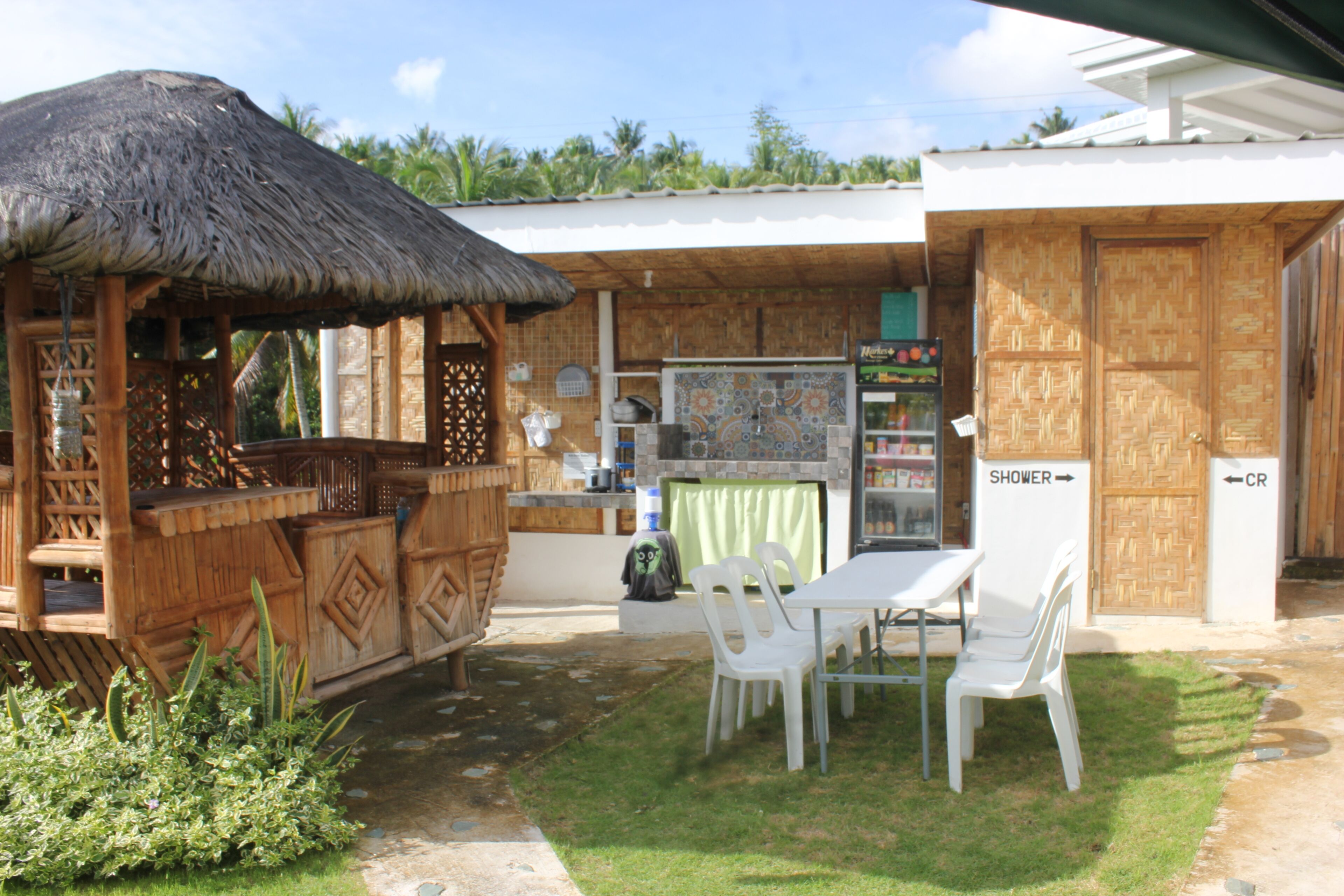 Pequeno-almoço continental diário mediante uma taxa 