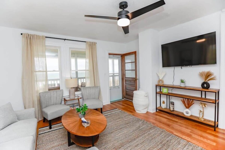 Sojourn | Waterfront Beach Oasis - ハンプトン, VA