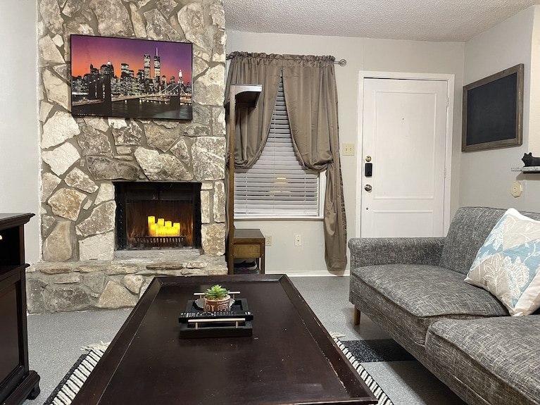 Txst Cozy And Centrally Located - San Marcos, TX
