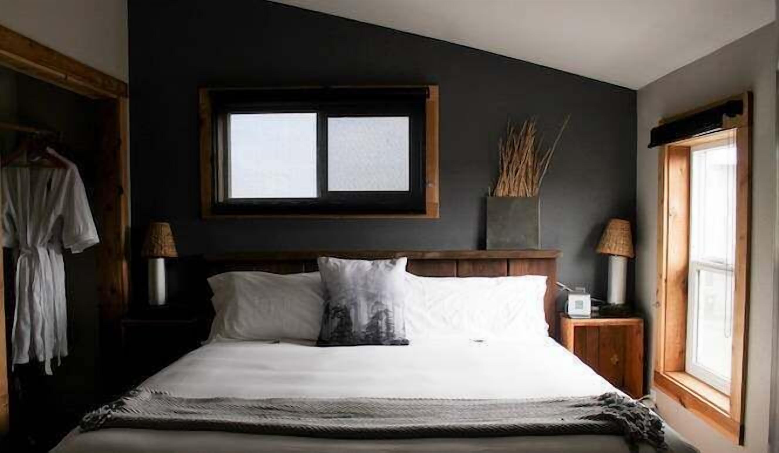 Oceanfront Oasis: Long Beach Retreat Near Discovery Trail! Pets Allowed, Pool. - Long Beach, WA