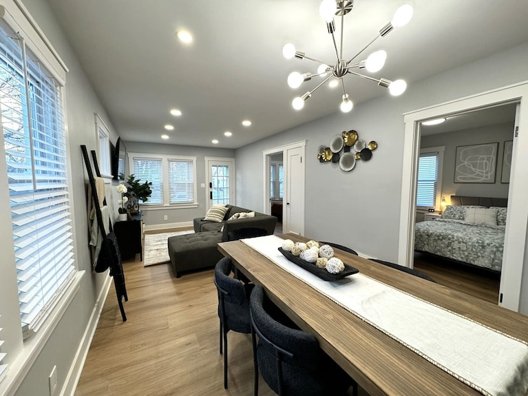 Oak Park Bliss: 3br, 2ba Gem - Greenfield, WI