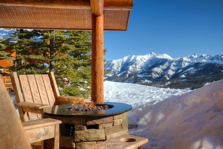 Cabine, 2 quartos | Terraço/pátio interior. 9 Cabin Hollow 2 Bedroom Home by Moonlight Basin Lodging