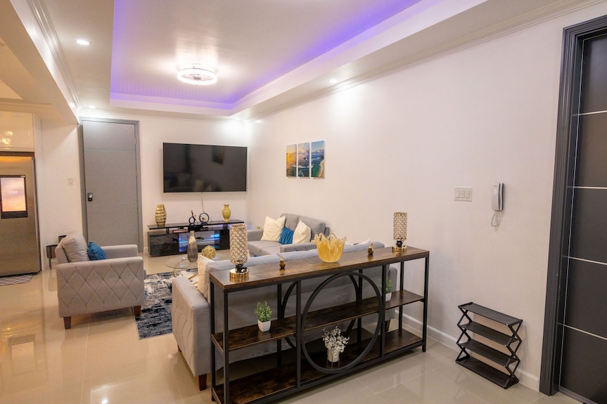 The Luxurious Chateau - Kingston, Jamaica