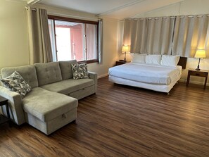 Quarto Executivo, 1 cama king-size e sofá-cama, kitchenette | Camas de colchão viscoelástico, Wi-fi grátis