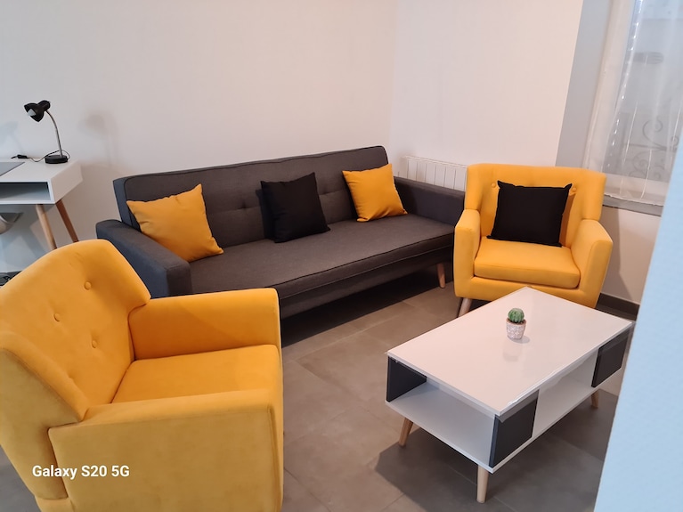 A 500m Du Centre Ville! Appartement 70m² - Saint-Fargeau