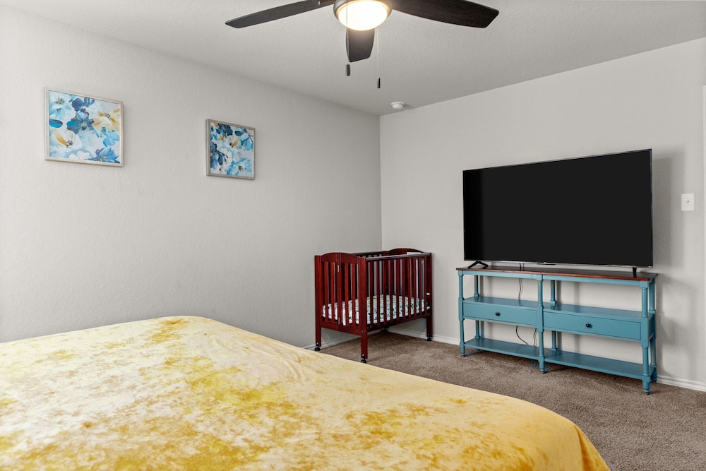 New Fun Games 4BR Spacious House •8 Min to Lackland/AFB/BMT•16 MIN to ...