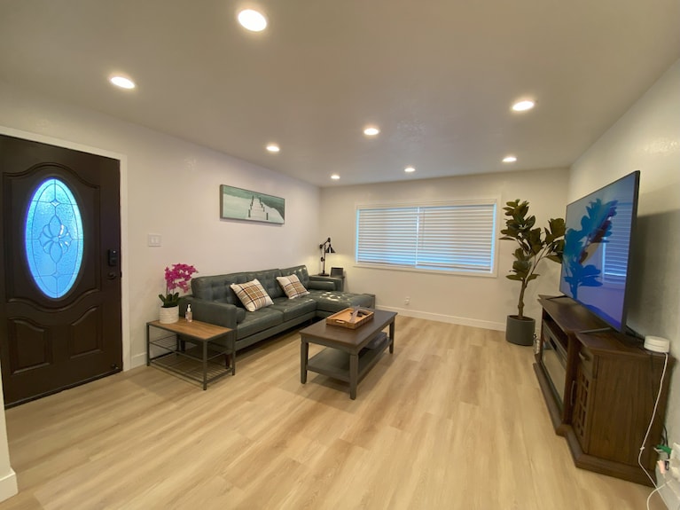 Elegant Beachside 2b1b Retreat Newly Renovated Free Parking 15min Sf/sfo - Pacífica, CA