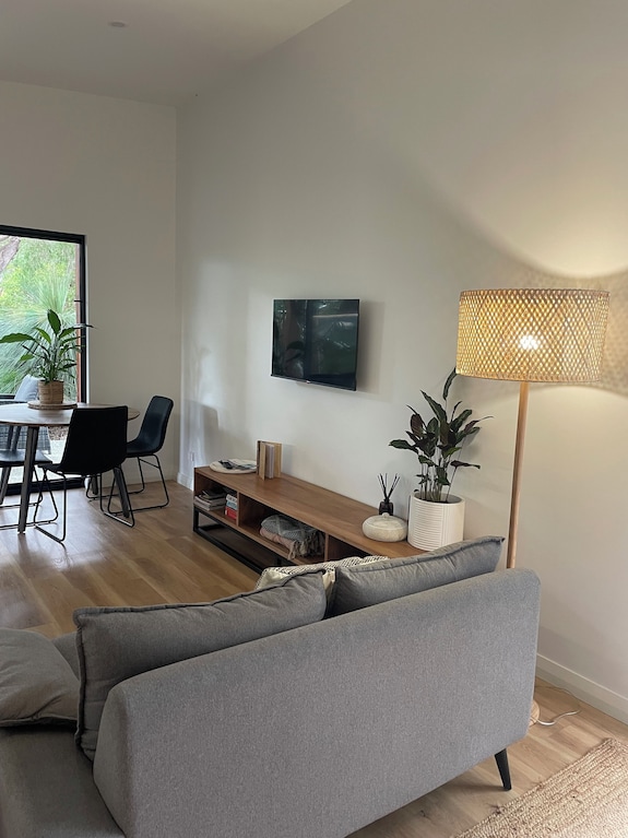 Quedji Cottage - Beautiful 2 Bed Private Cottage 3 Min Walk To Dunsborough Town. - Dunsborough