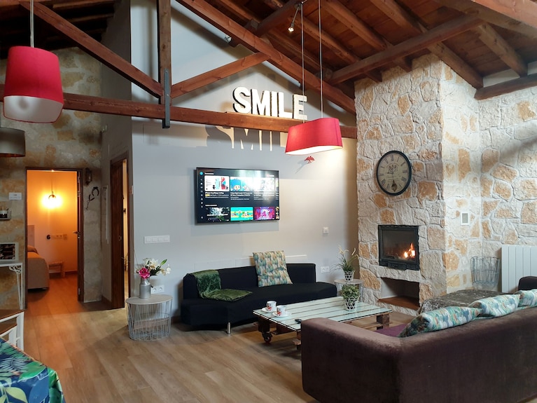 Ideal Familias 7 Dormitorios Jardin Bbc Wifi 55 Min De Madrid Y 8 Min De Segovia - Segovia