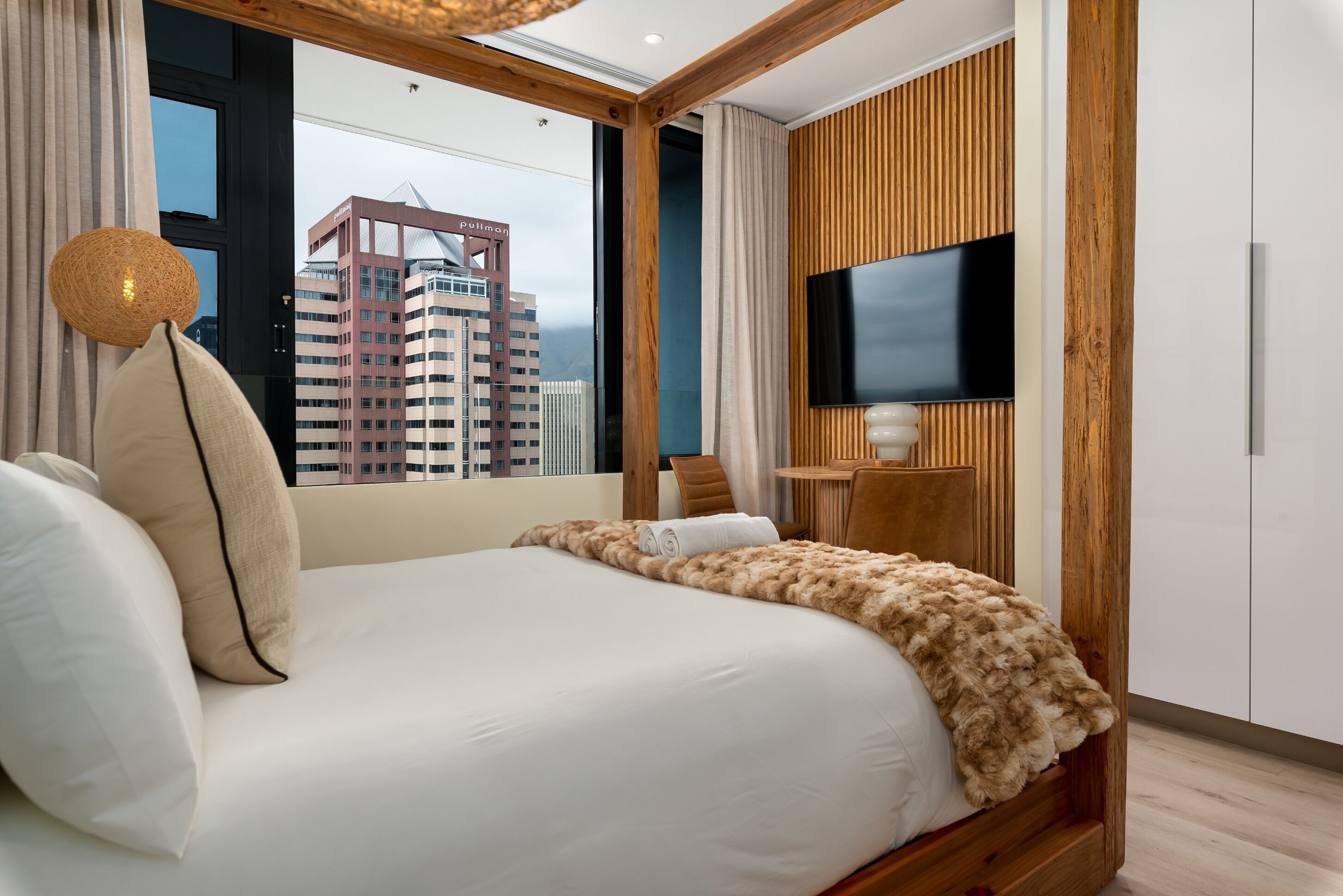 Style And Sophistication L Apartment In 16 On Bree - Camps Bay