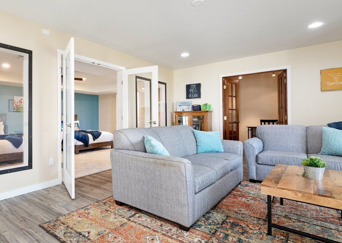 Perch - La Fiesta 34: Luxe Retreat W/ Serenity View & Firelit Comfort - Whidbey Island, WA