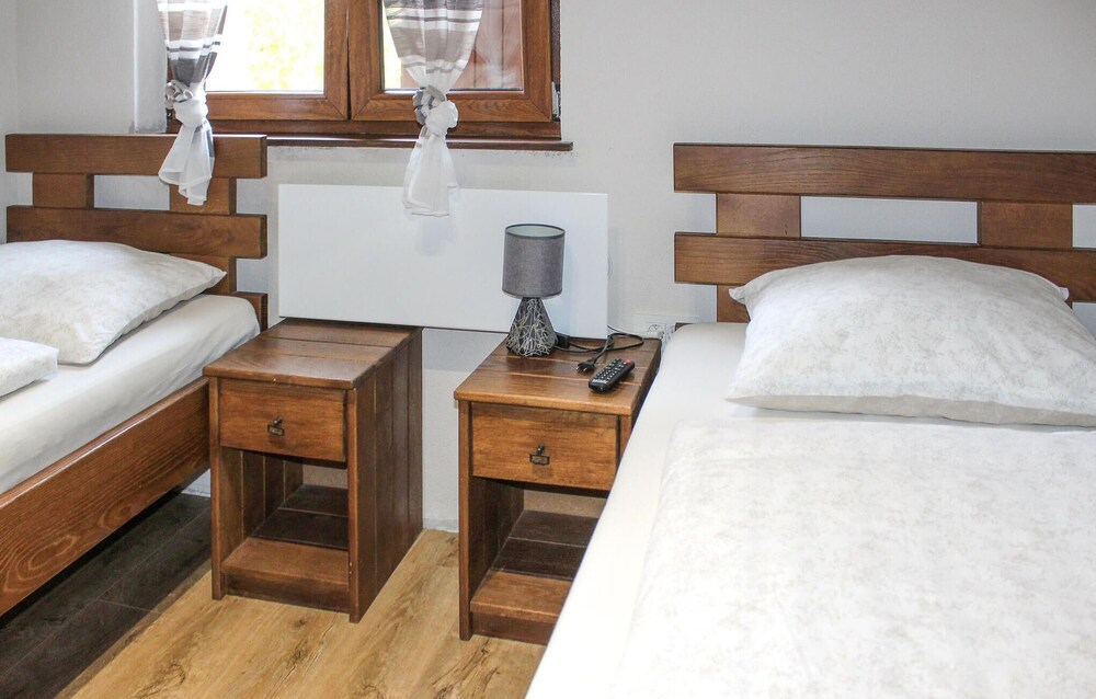 Nice Home In Korenica With Sauna - Korenica