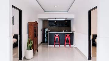 Vila família | Cozinha americana privada | Frigobar, micro-ondas em uma área comum, chaleira elétrica