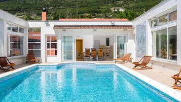 Piscina externa sazonal