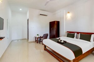 Suíte estúdio superior, sacada, vista para o oceano | Roupas de cama premium, Wi-Fi de cortesia, roupa de cama